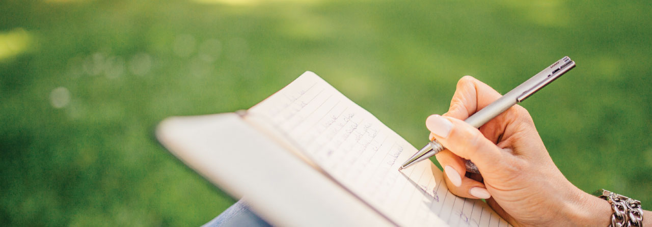 The Perfect Writing Group in 5 Easy Tips - Julie McGue